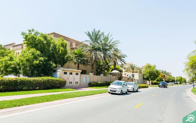 Emirates Hills – Area & Neighbourhood Guide » Bayut™