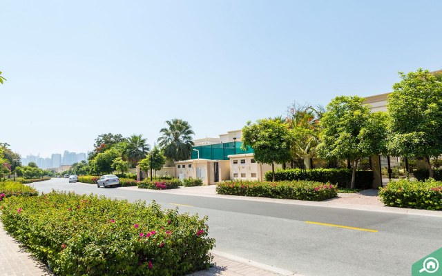 Emirates Hills – Area & Neighbourhood Guide » Bayut™