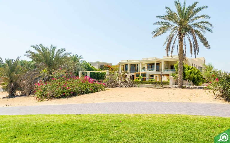 Emirates Hills – Area & Neighbourhood Guide » Bayut™